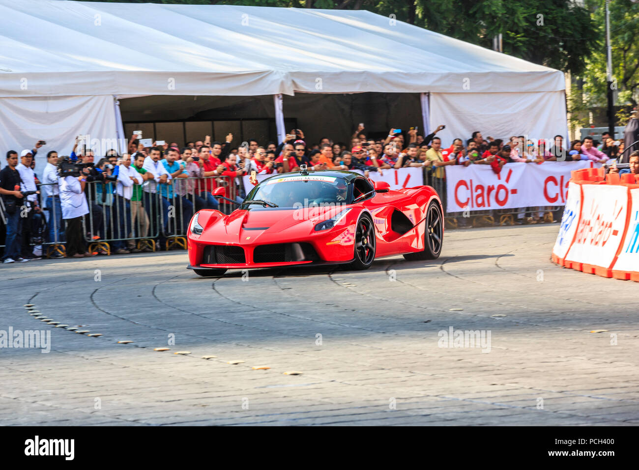La ferrari hi-res stock photography and images - Alamy