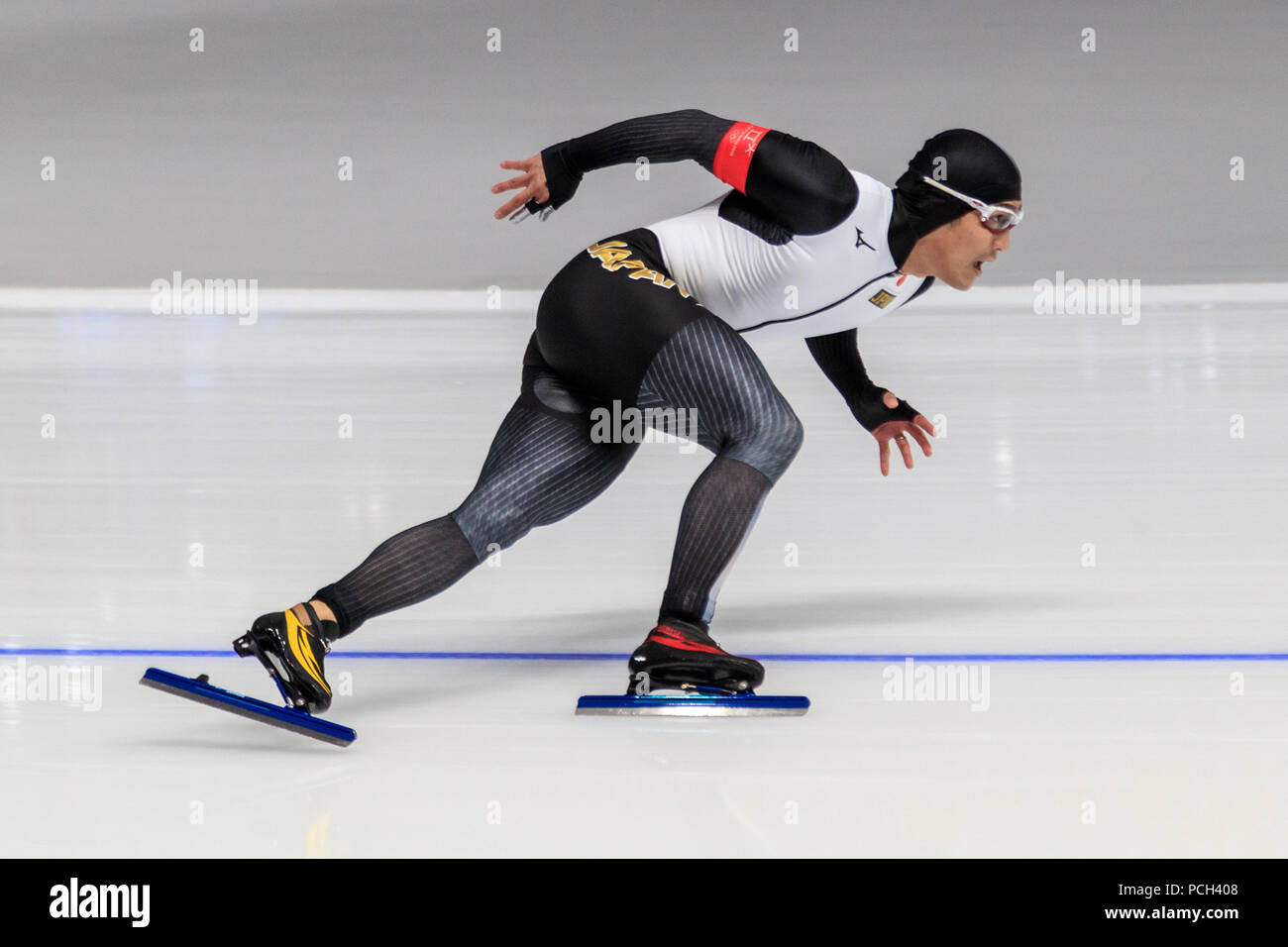 Male speed skater hi-res stock photography and images - Alamy