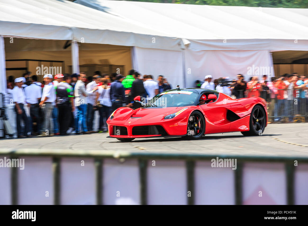 La ferrari hi-res stock photography and images - Alamy