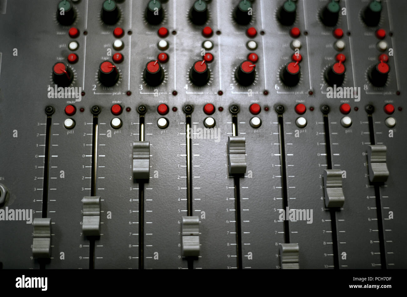 sound mixing desk / console Stock Photo - Alamy