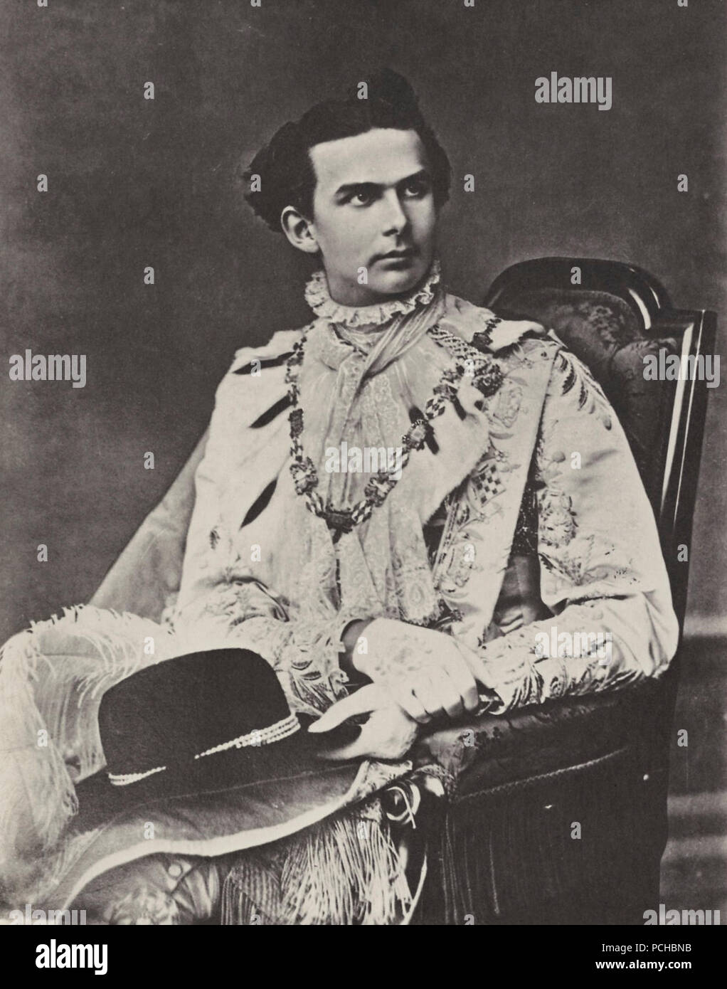 Albert, Joseph - König Ludwig II. im Ornat des Großmeisters vom Georgi ...