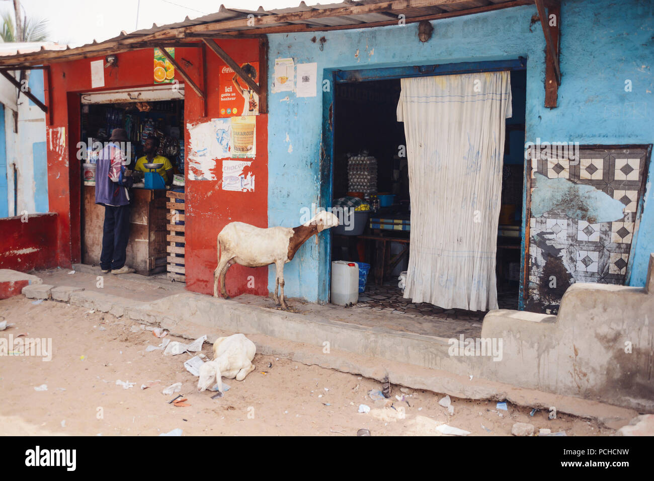 Looking inside through open door hi-res stock photography and images ...