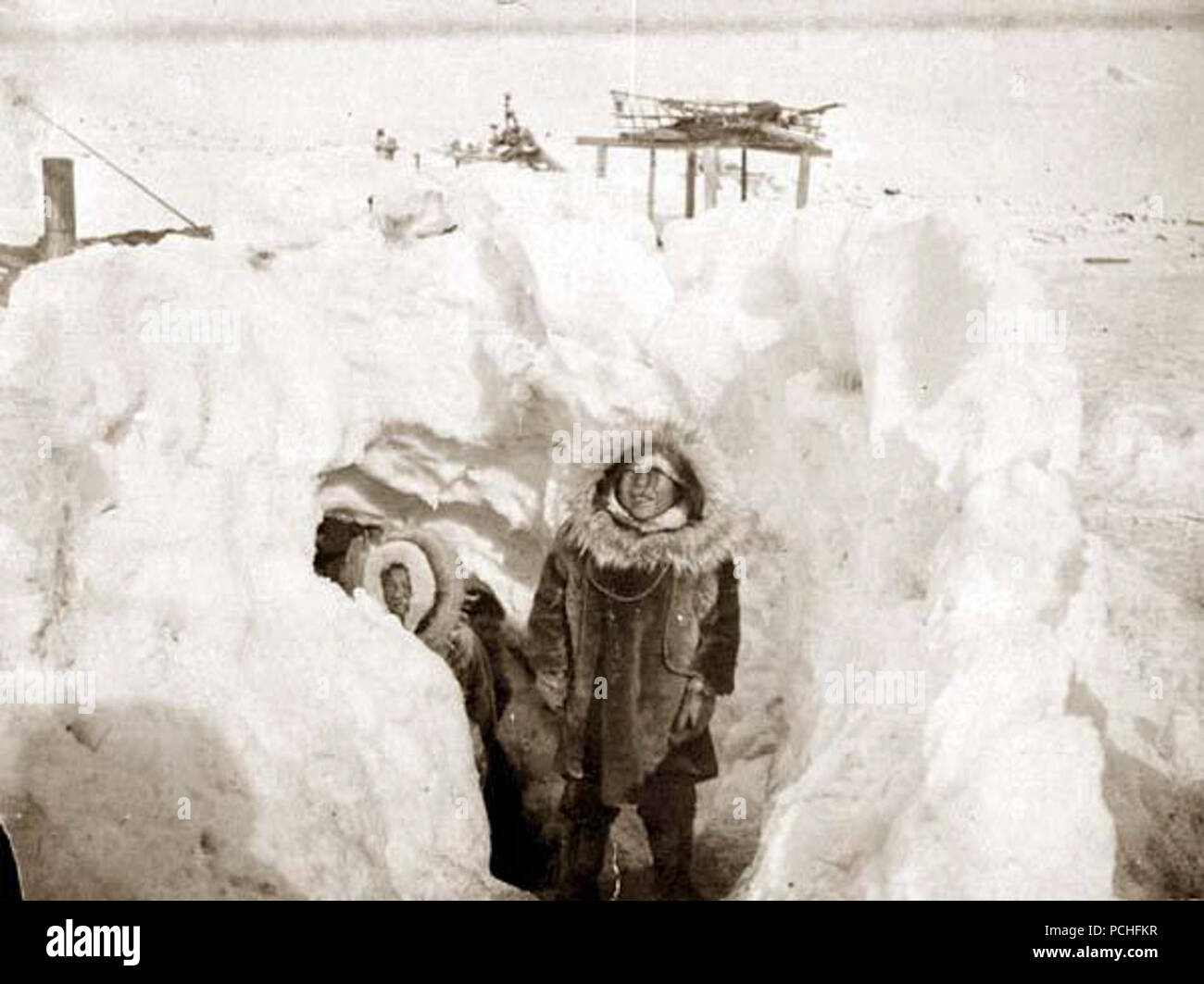 Alaskan Inuit winter home 1900 Stock Photo - Alamy