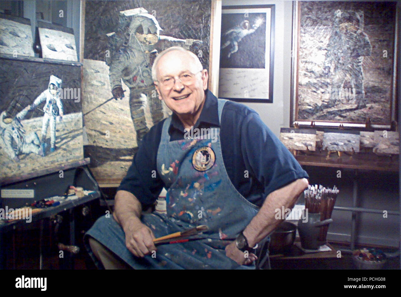 Alan Bean photo at NASM by Matthew Bisanz Stock Photo - Alamy