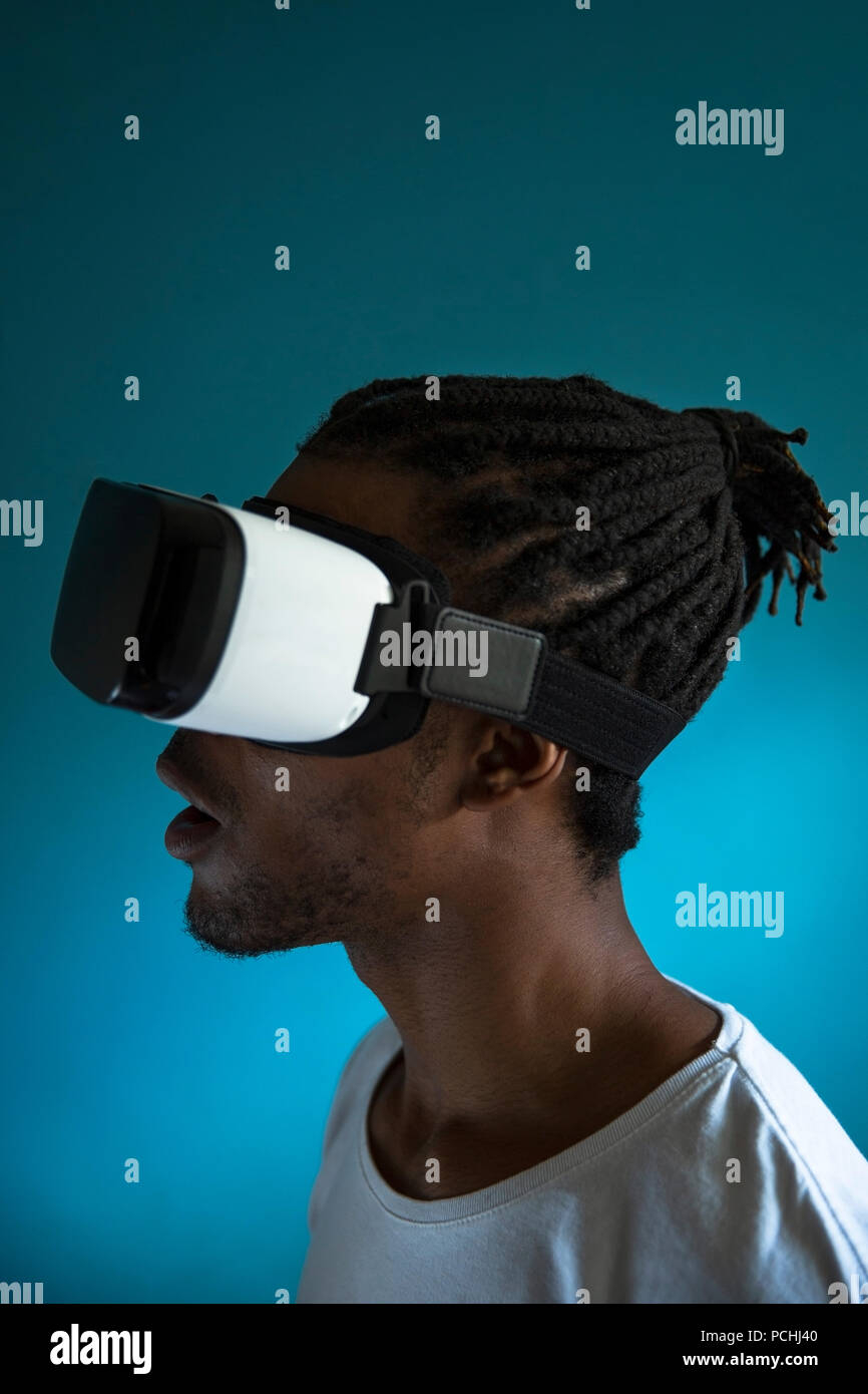 Black man profile hi-res stock photography and images - Alamy