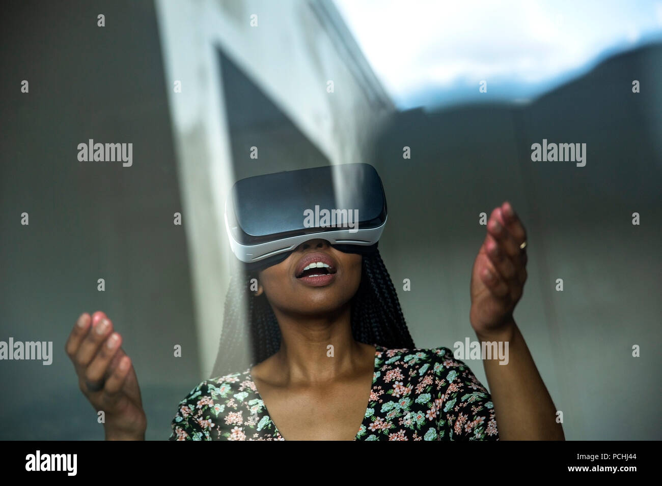 Vr hi-res stock photography and images - Alamy