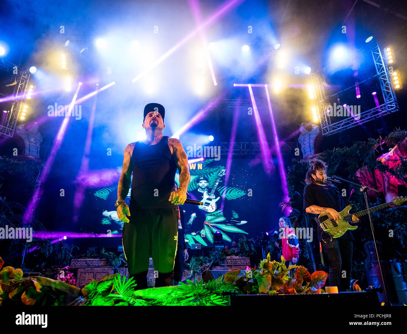 Shellshock rock band hi-res stock photography and images - Alamy