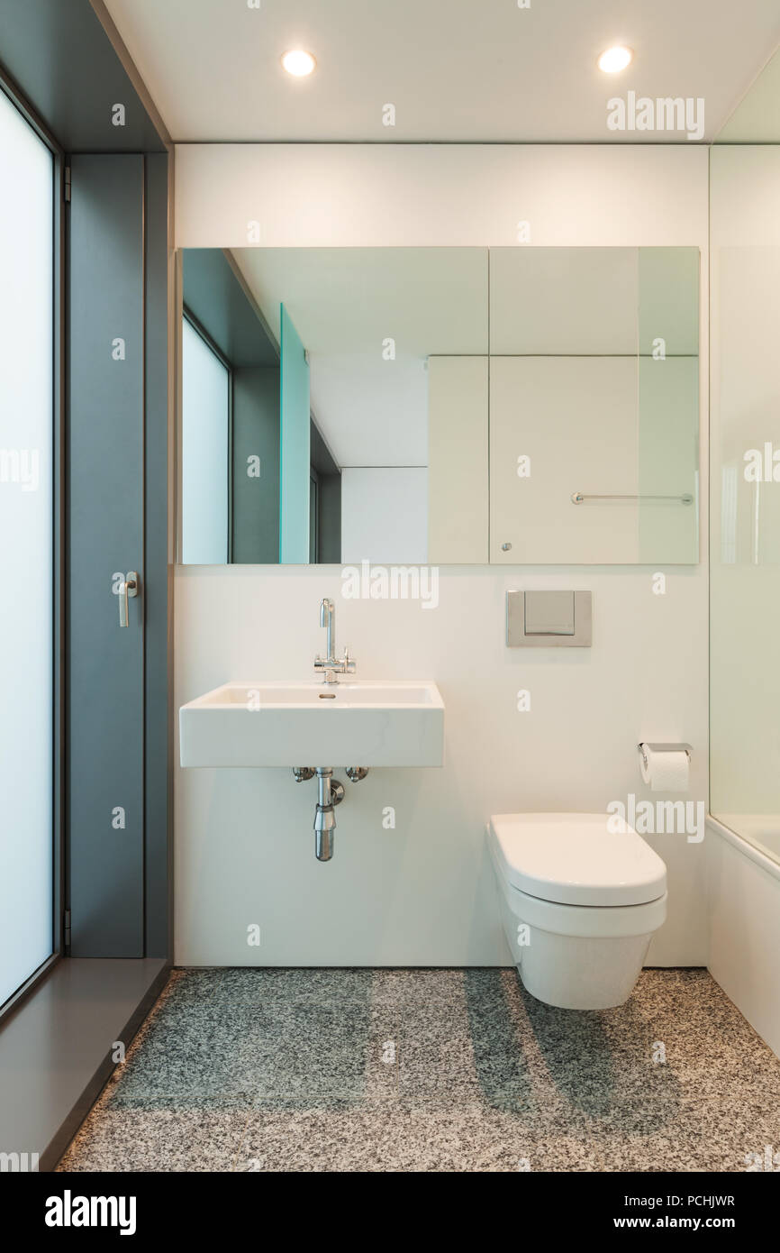 Cute Apartment Bathrooms