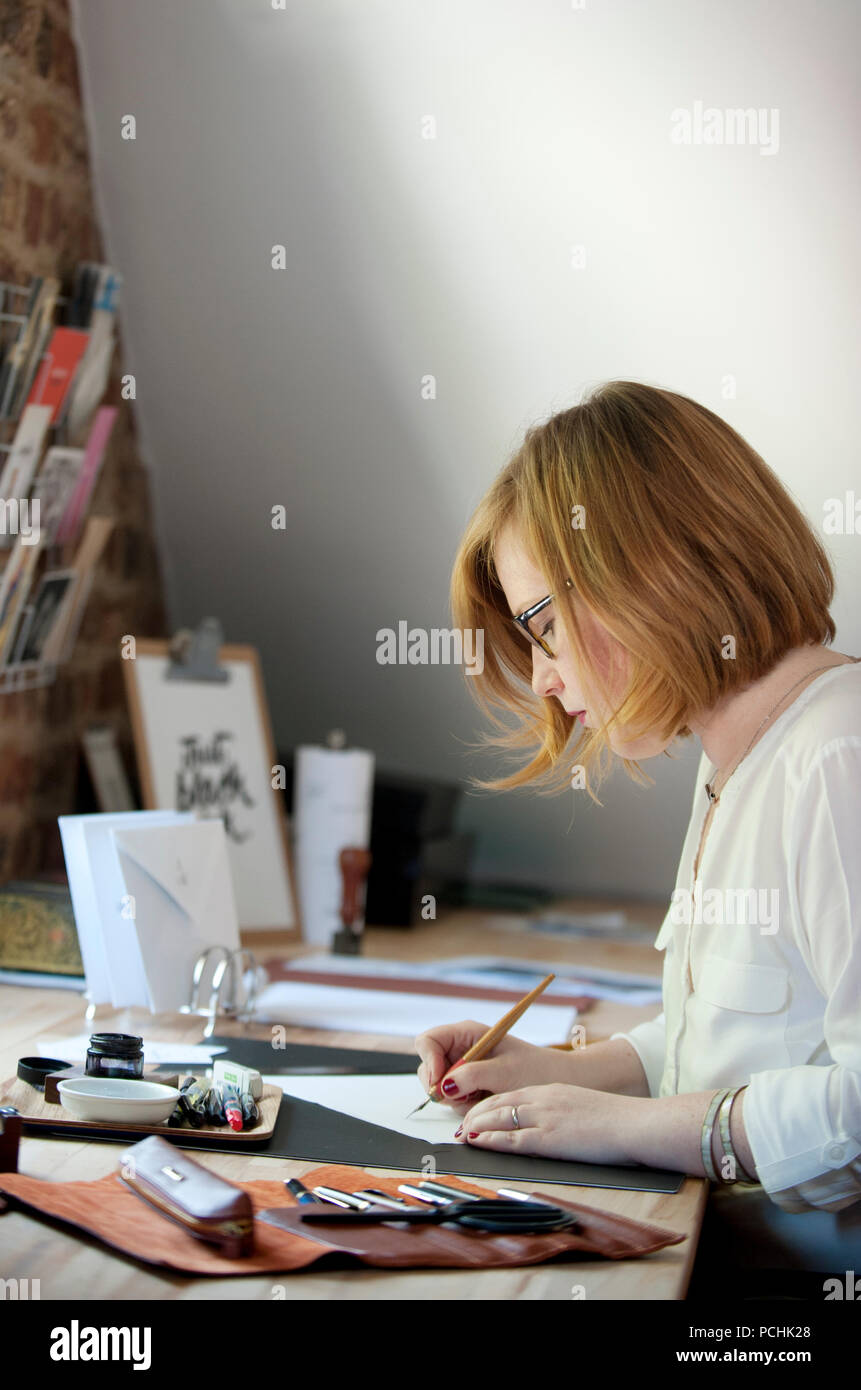 Studio de calligraphie hi-res stock photography and images - Alamy