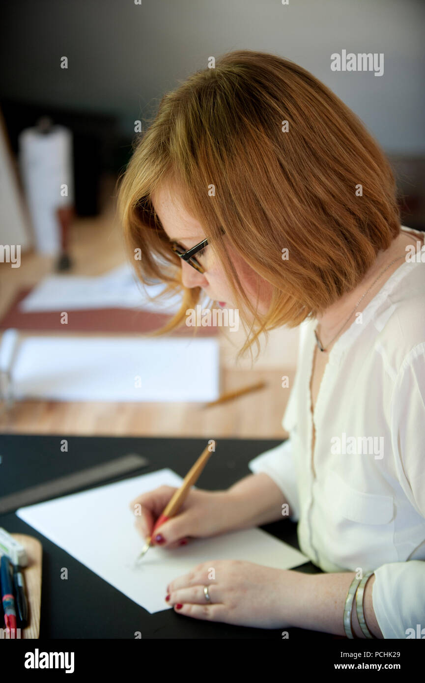 Studio de calligraphie hi-res stock photography and images - Alamy