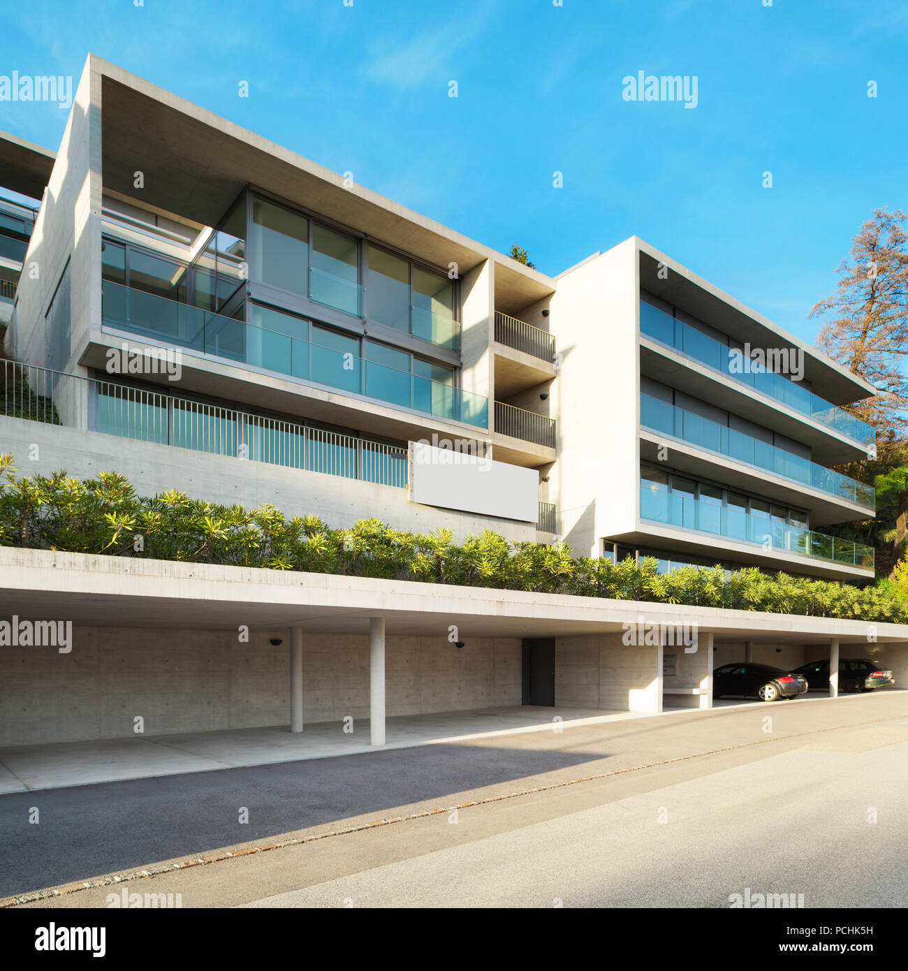 Concrete modern building hi-res stock photography and images - Alamy