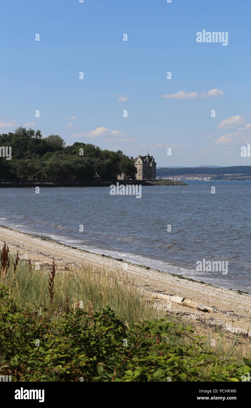 Barnbougle Castle on Firth of Forth Scotland July 2018 Stock Photo - Alamy