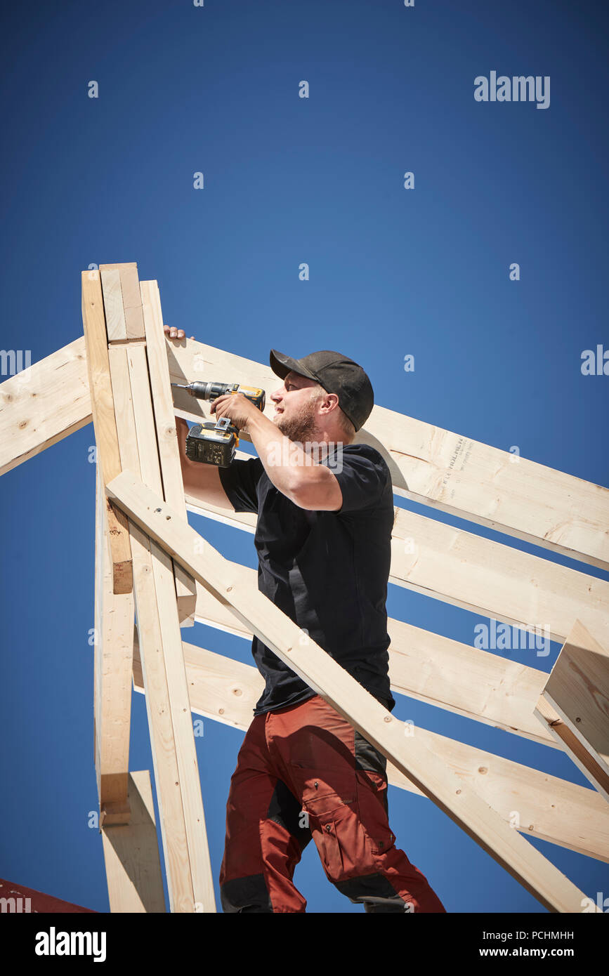 Man working timber hi-res stock photography and images - Alamy