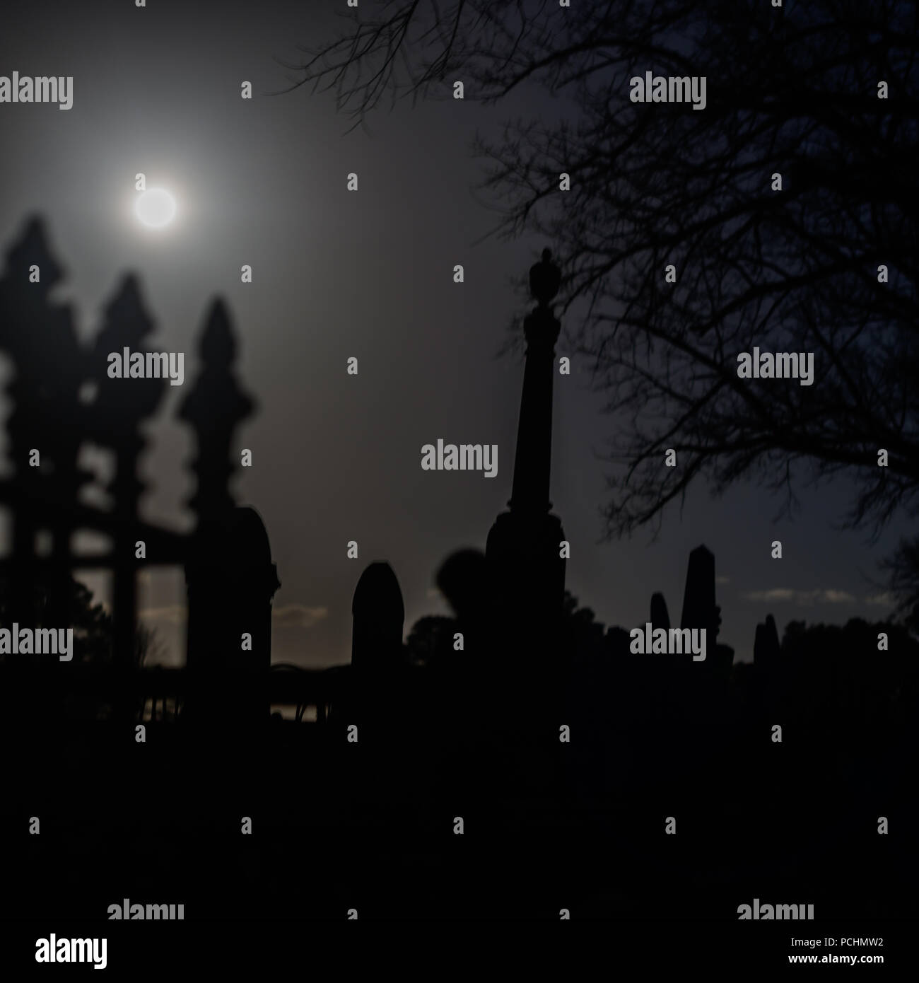 Cemetery Graveyard Night Stock Photos & Cemetery Graveyard Night Stock ...