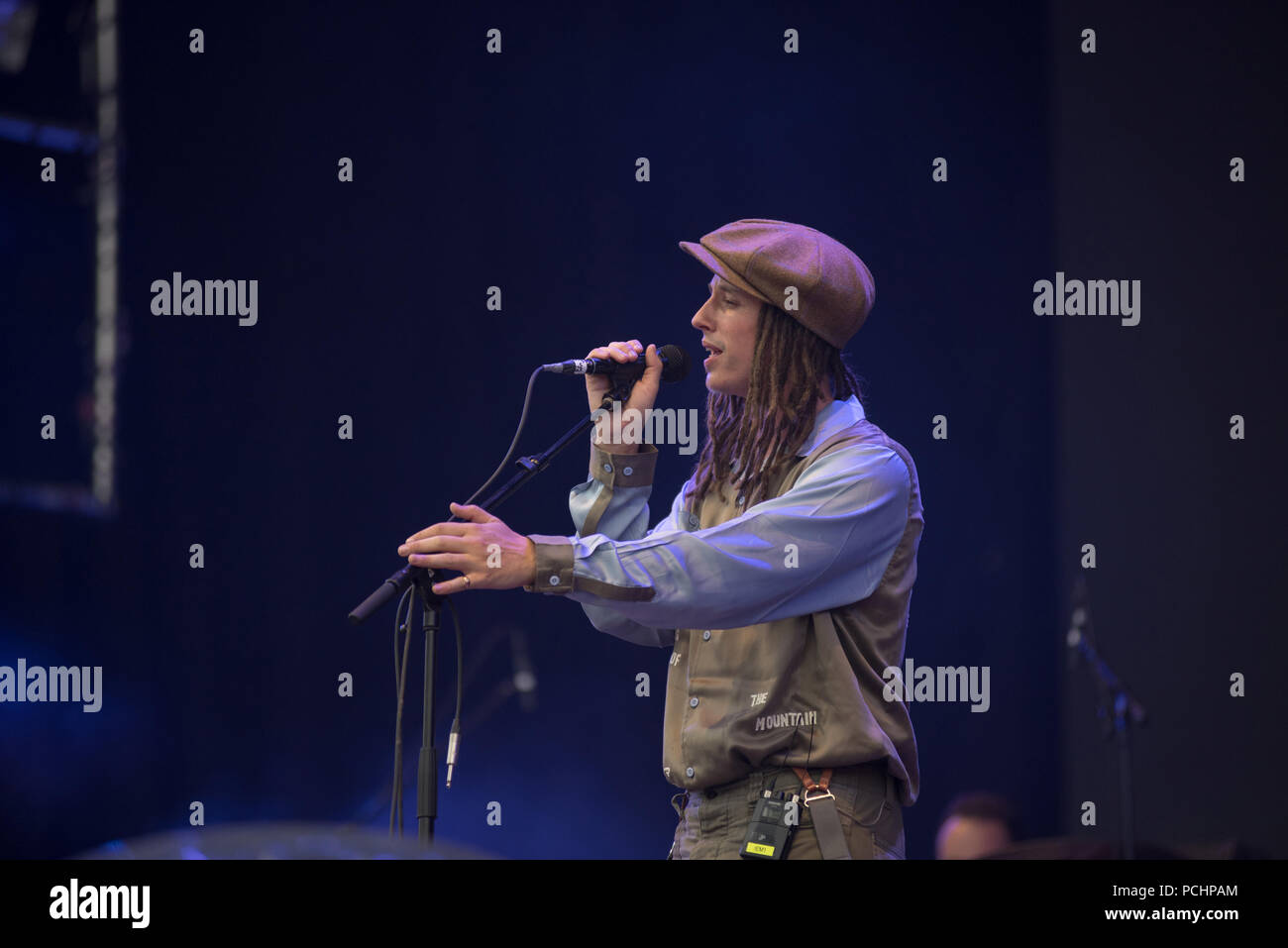 Jp cooper vocalist hi-res stock photography and images - Alamy