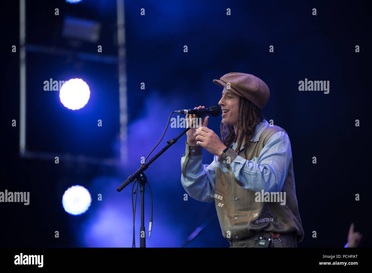 Jp cooper vocalist hi-res stock photography and images - Alamy