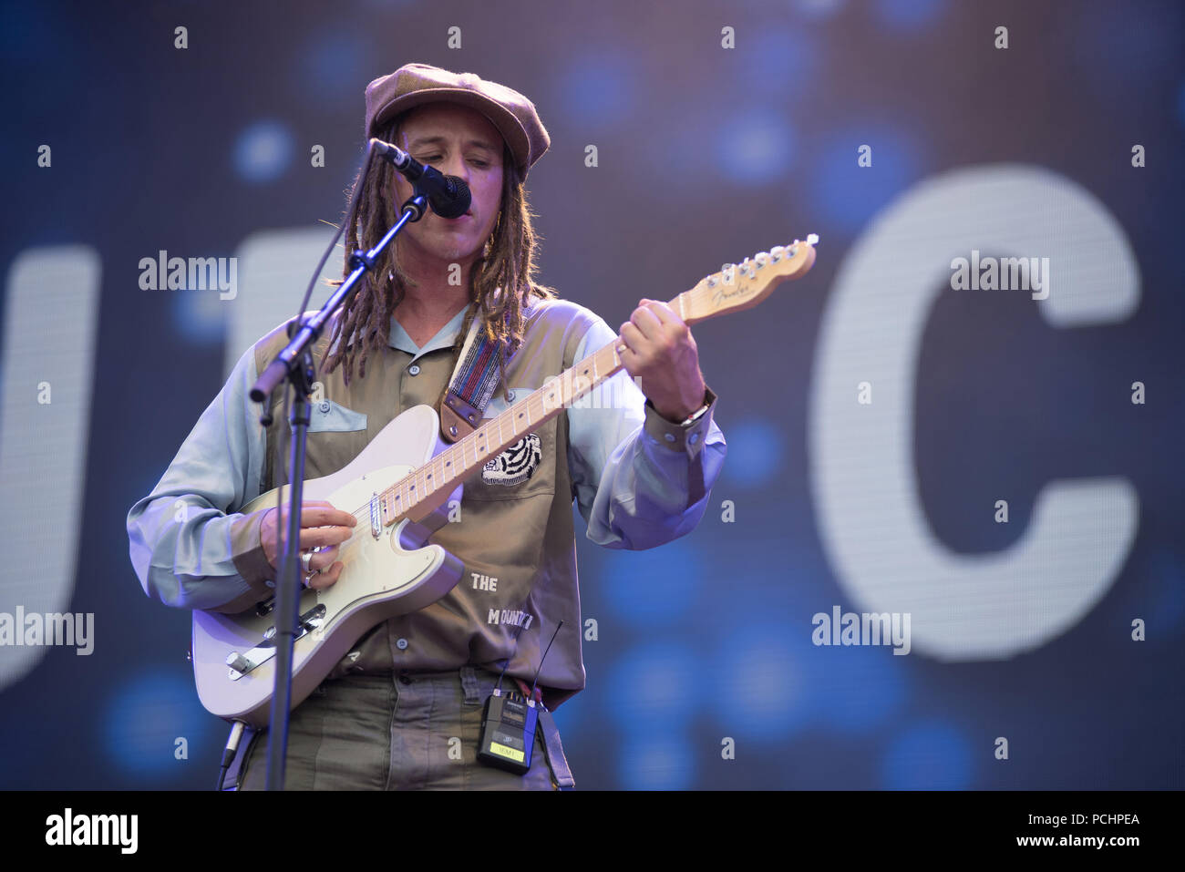 Jp cooper vocalist hi-res stock photography and images - Alamy