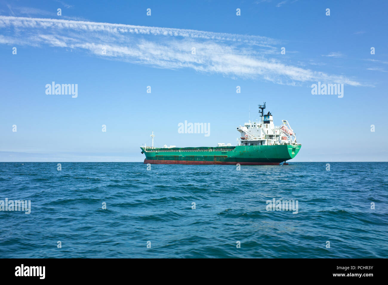 Green cargo ship hi-res stock photography and images - Alamy