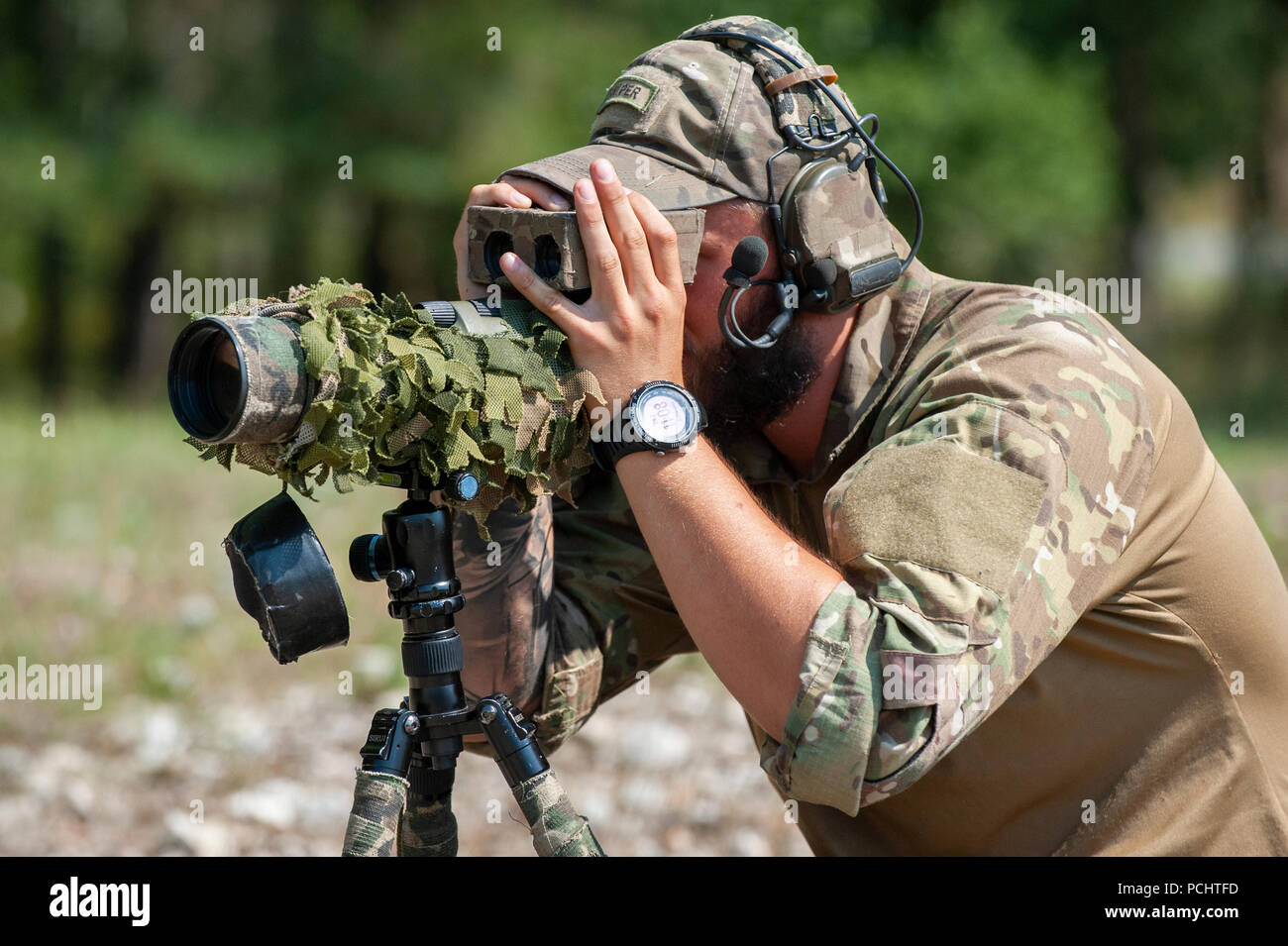 Bullet trace hi-res stock photography and images - Alamy