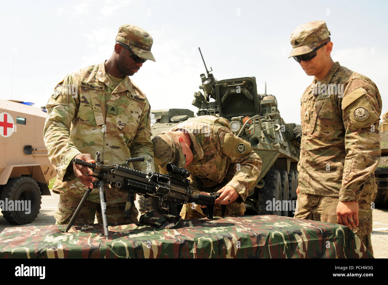 U.S. Soldiers assigned to 2nd Battalion, 5th Cavalry Regiment, 1st ...