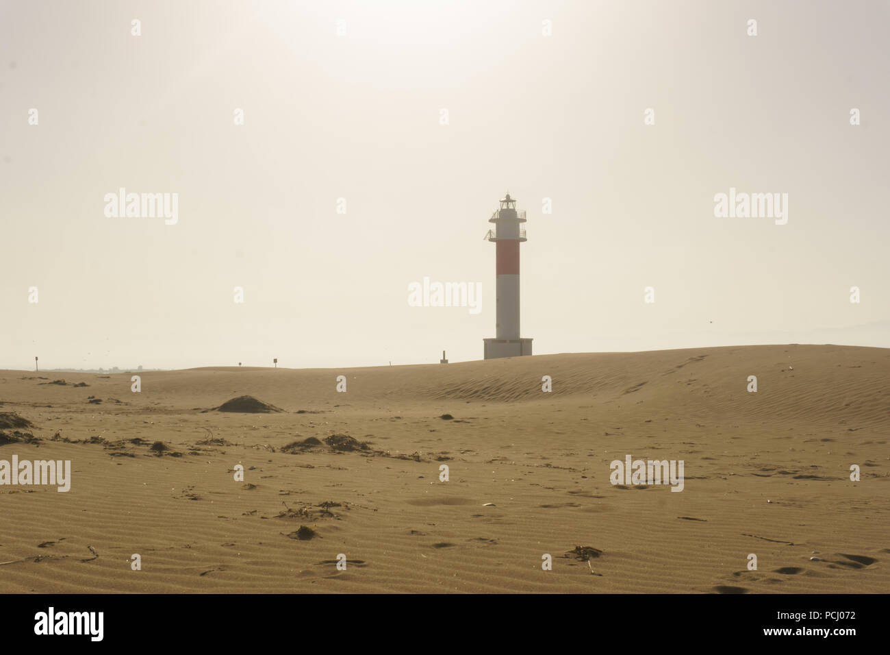 Sunny white desert cloudless hi-res stock photography and images - Alamy