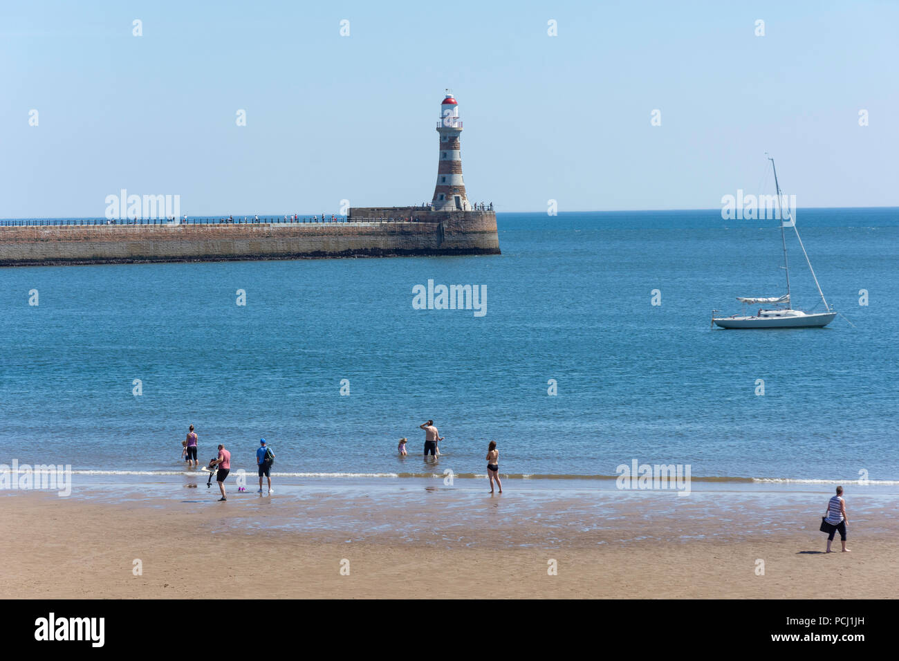 Roker Beach and Pier, Roker, Sunderland, Tyne and Wear, England, United ...