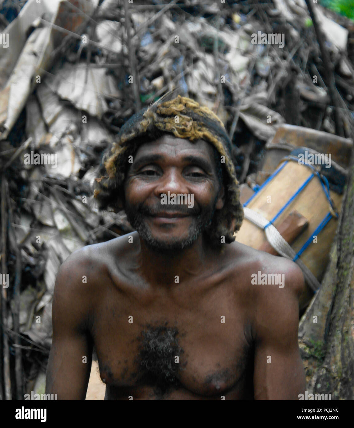 Baka tribe hi-res stock photography and images - Alamy