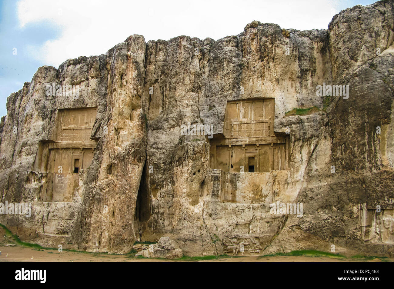 Tombs of Achaemenid kings in Naqsh-e Rustam, Persepolis ruin, Iran ...