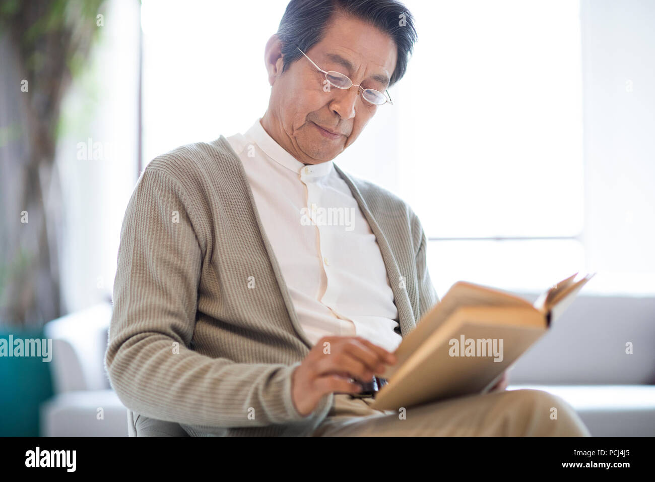 Chinese senior home hi-res stock photography and images - Alamy