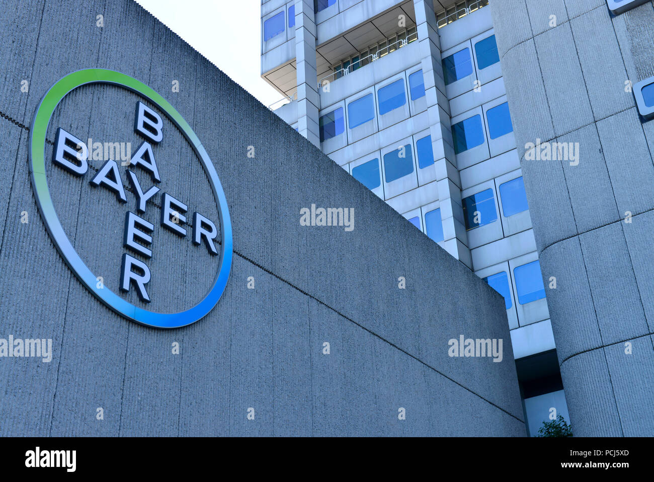 Bayer logo bayer logo hi-res stock photography and images - Alamy