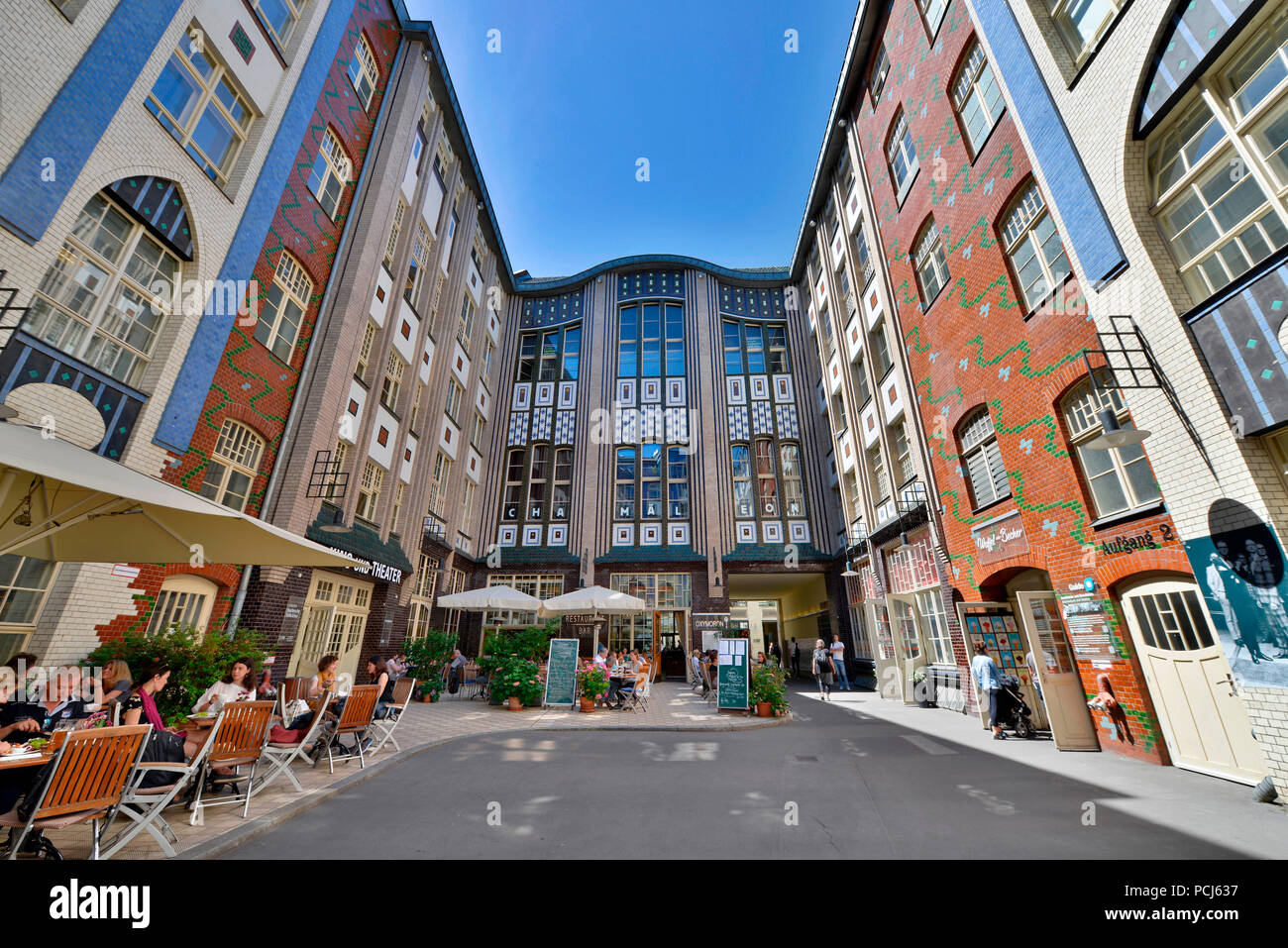 Berlin hackesche hoefe hi-res stock photography and images - Alamy