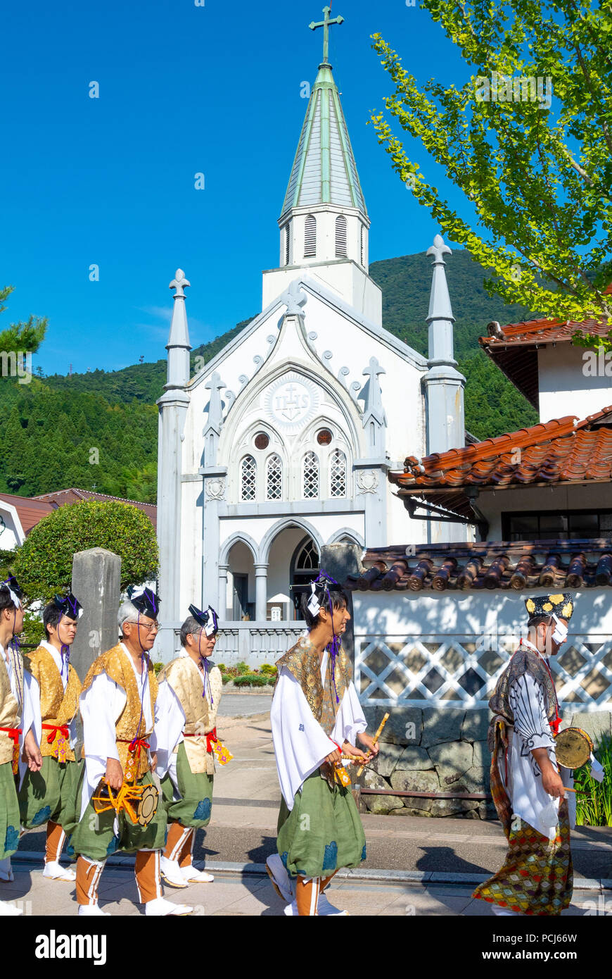 Catholic church costume hi-res stock photography and images - Alamy