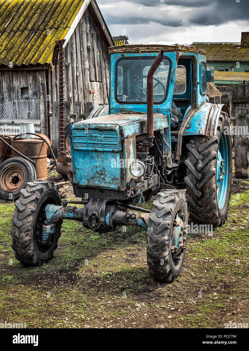 Old traktor hi-res stock photography and images - Alamy