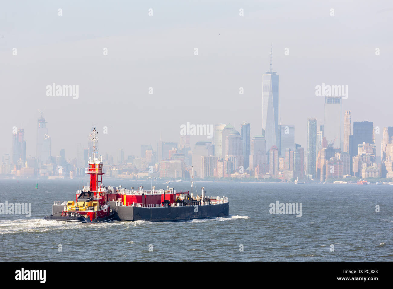 Oil tanker in new york hi-res stock photography and images - Alamy