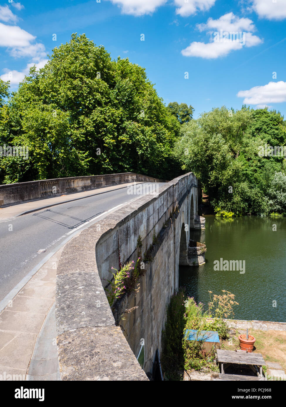 Shillingford bridge hi-res stock photography and images - Alamy
