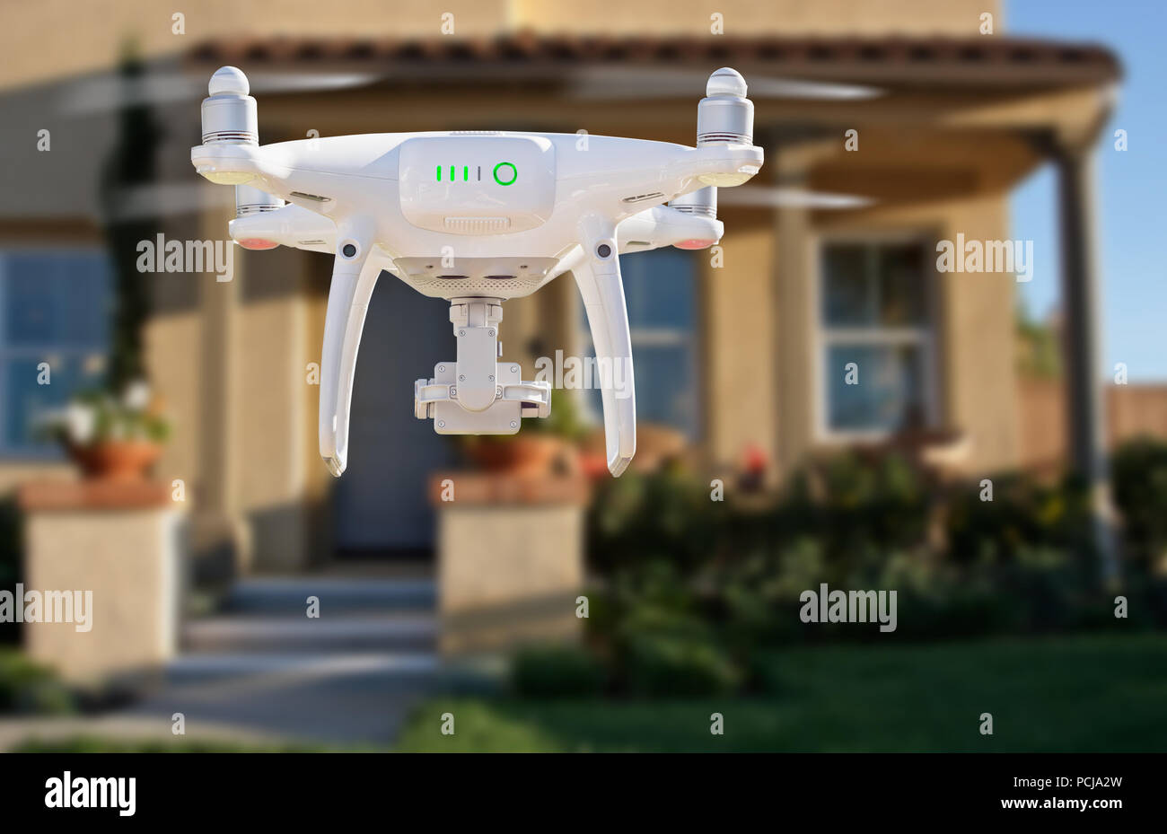 Drone video of homes hi-res stock photography and images - Alamy