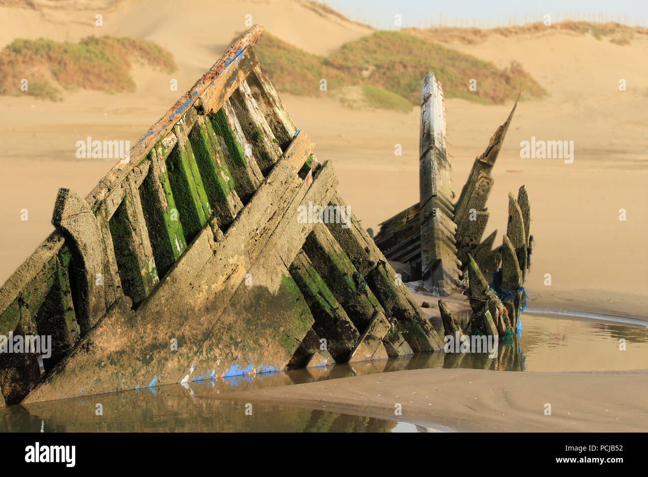 Abandoned bank shipwreck deserted hi-res stock photography and images ...