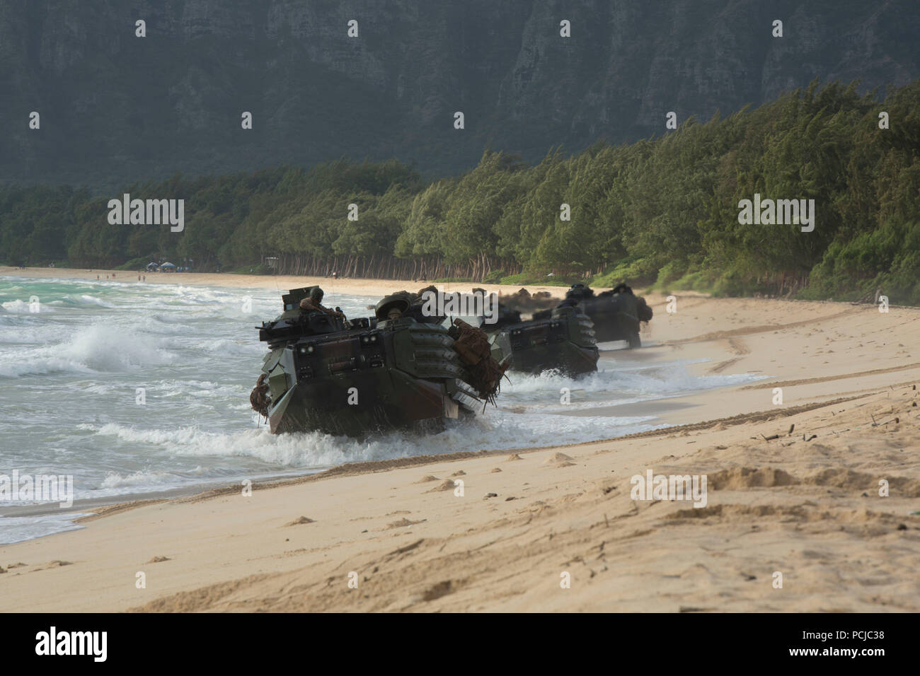 180728-M-KC456-1052 MARINE CORPS TRAINING AREA BELLOWS, Hawaii (July 28 ...