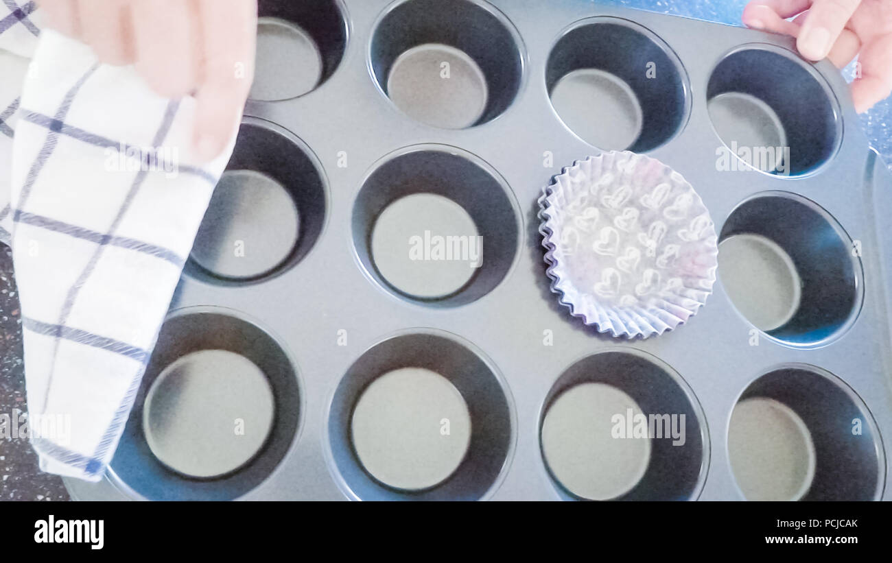 Step by step. Baking vanilla cupcakes Stock Photo - Alamy