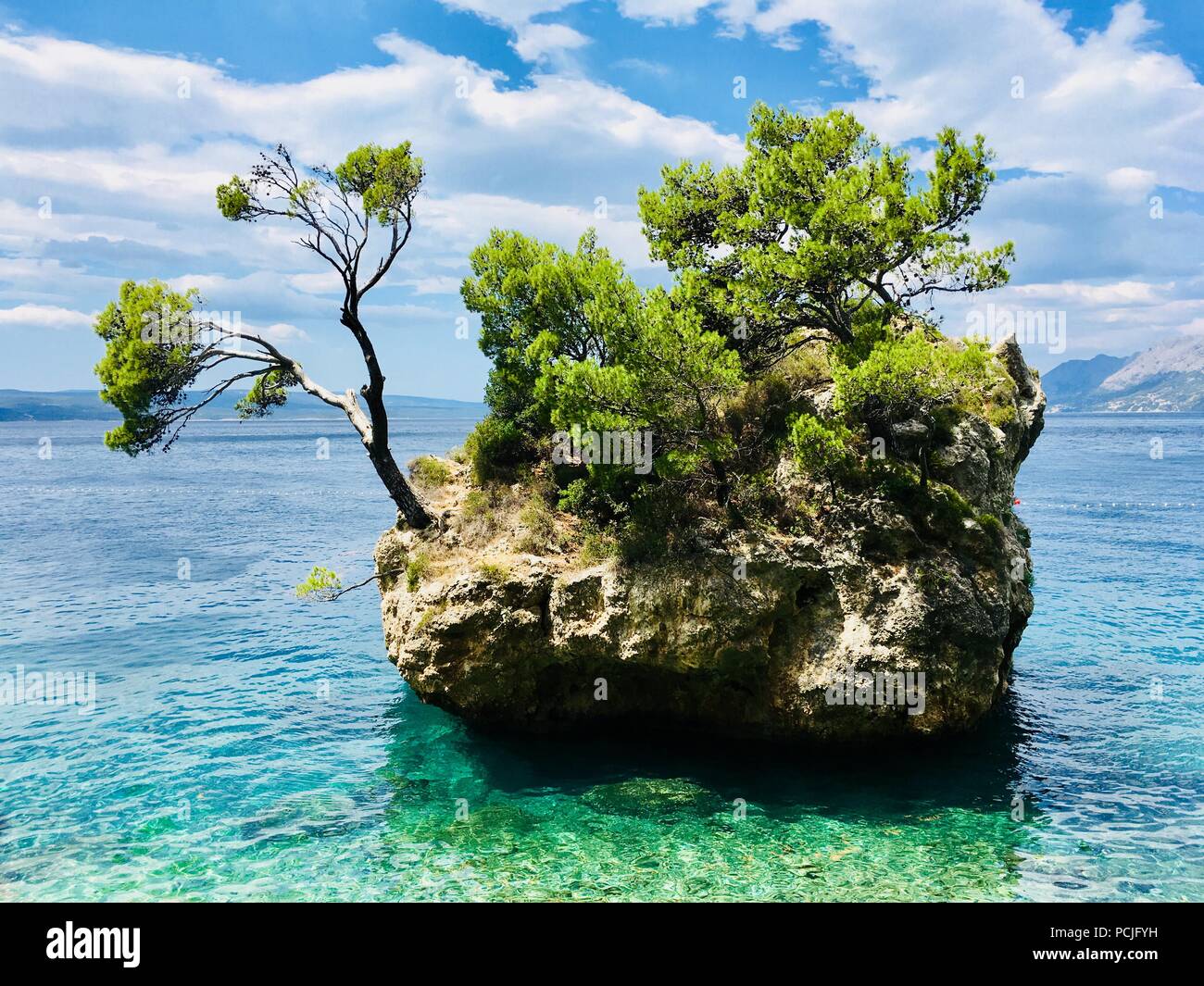 Brela Stone (Kamen Brela), Punta Rata beach, Brela, Croatia Stock Photo ...