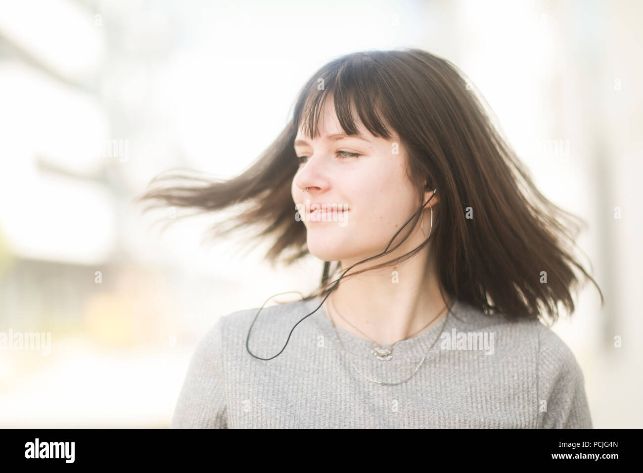 Beautiful young woman shaking head hi-res stock photography and images ...