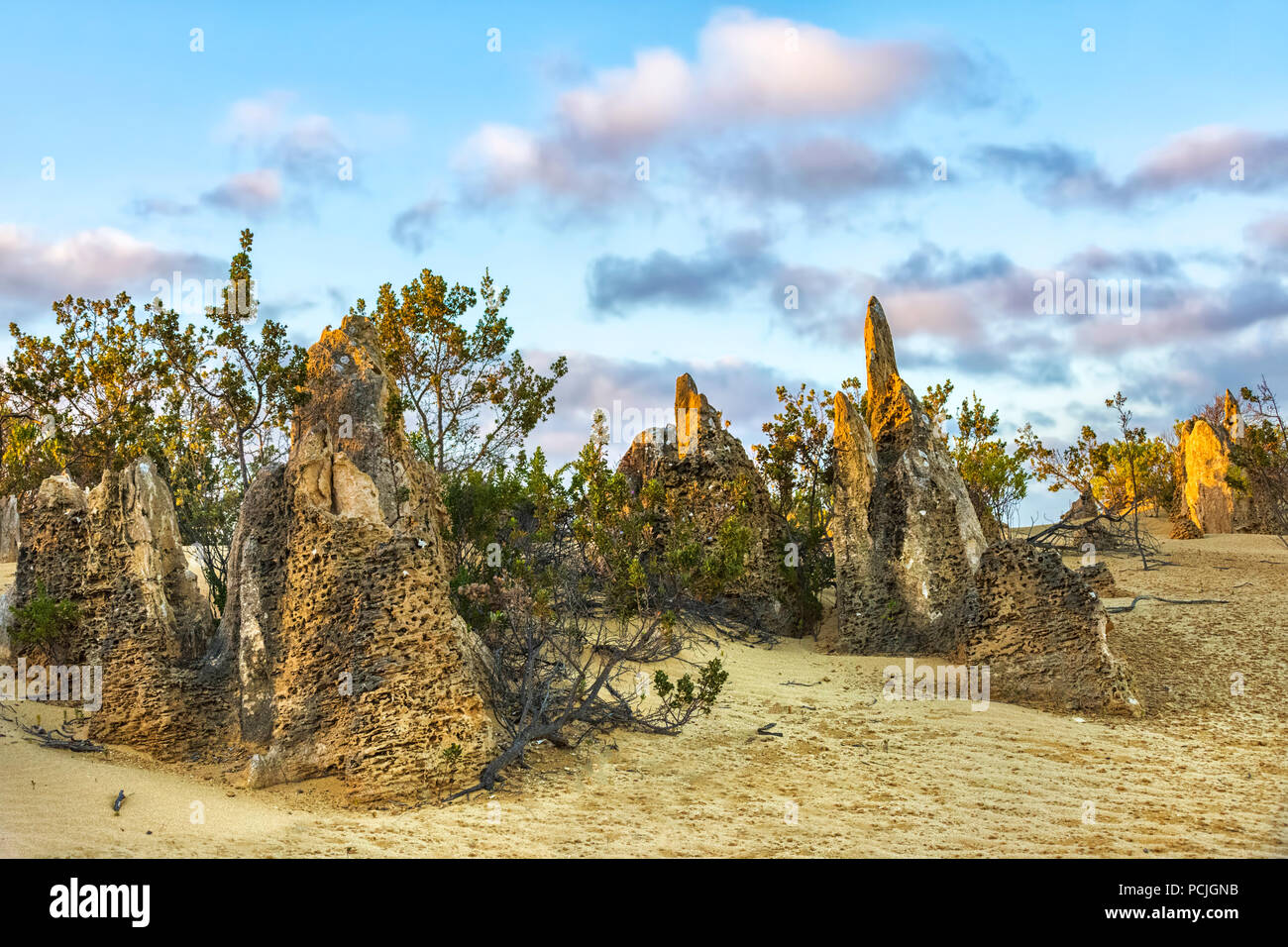 Pinnacles desert rock formation hi-res stock photography and images - Alamy