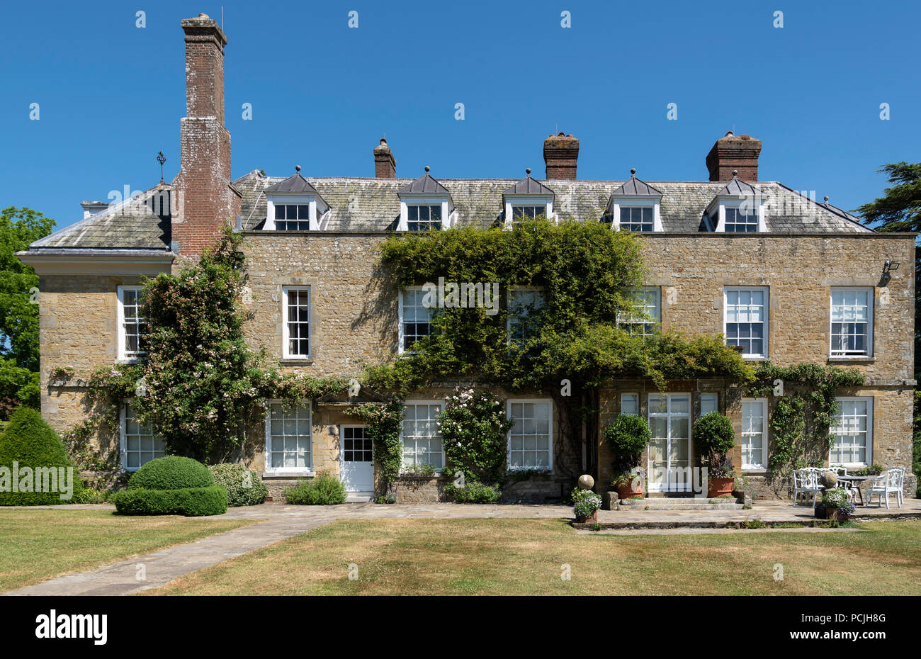 Old manor house late hi-res stock photography and images - Alamy