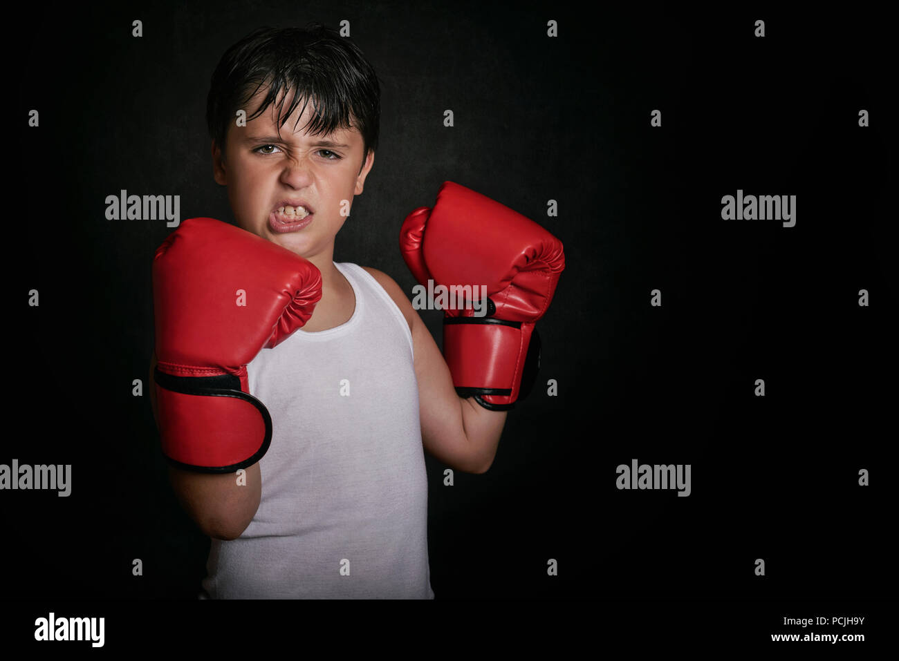 Boy boxing hi-res stock photography and images - Alamy