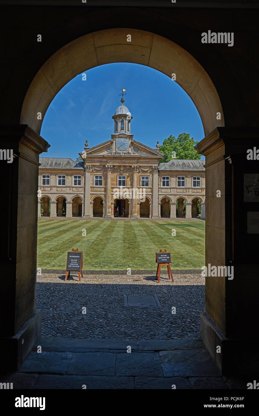 Cambridge college square hi-res stock photography and images - Alamy