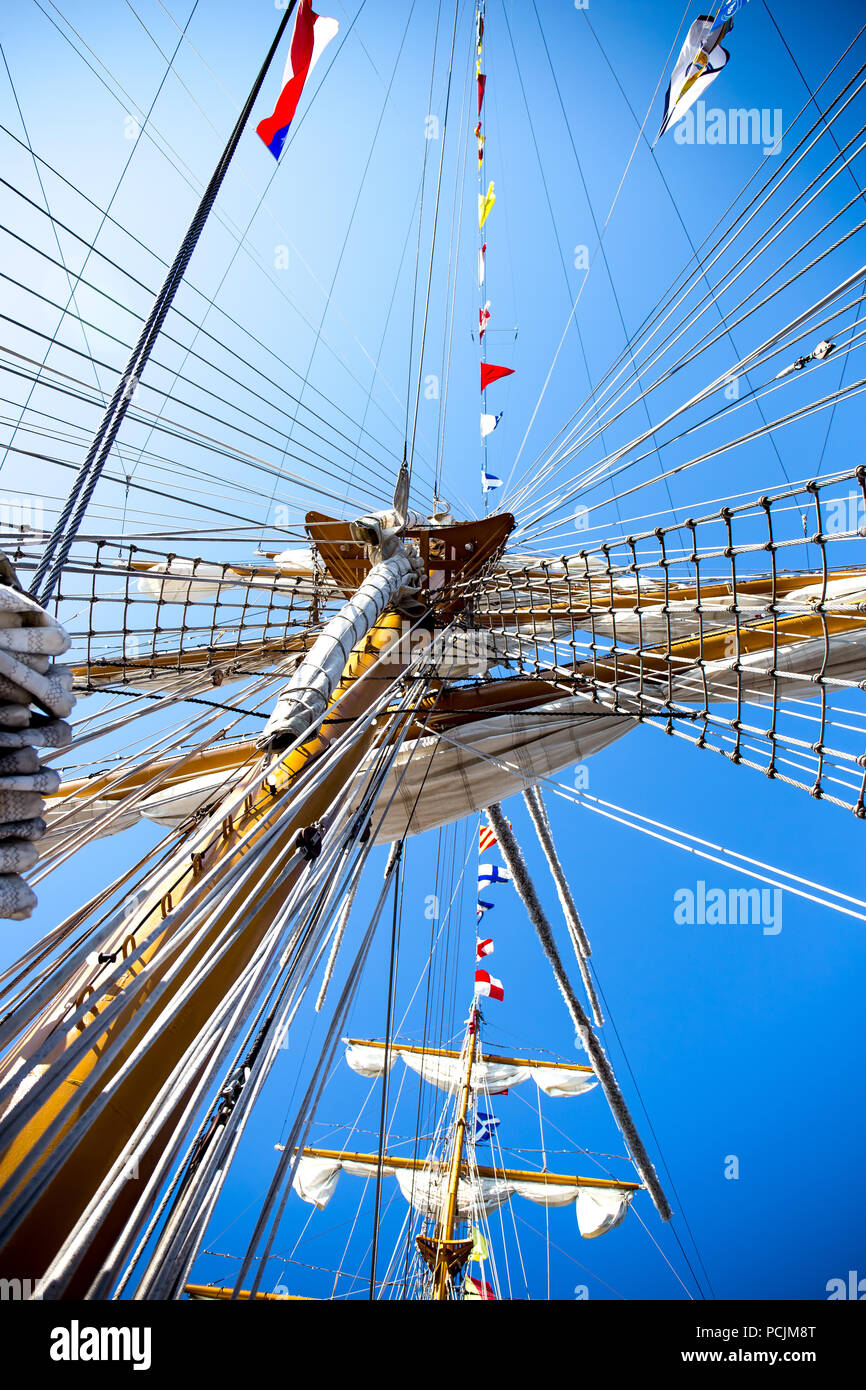 Old sailing ship mast. Old ship vessel Stock Photo - Alamy