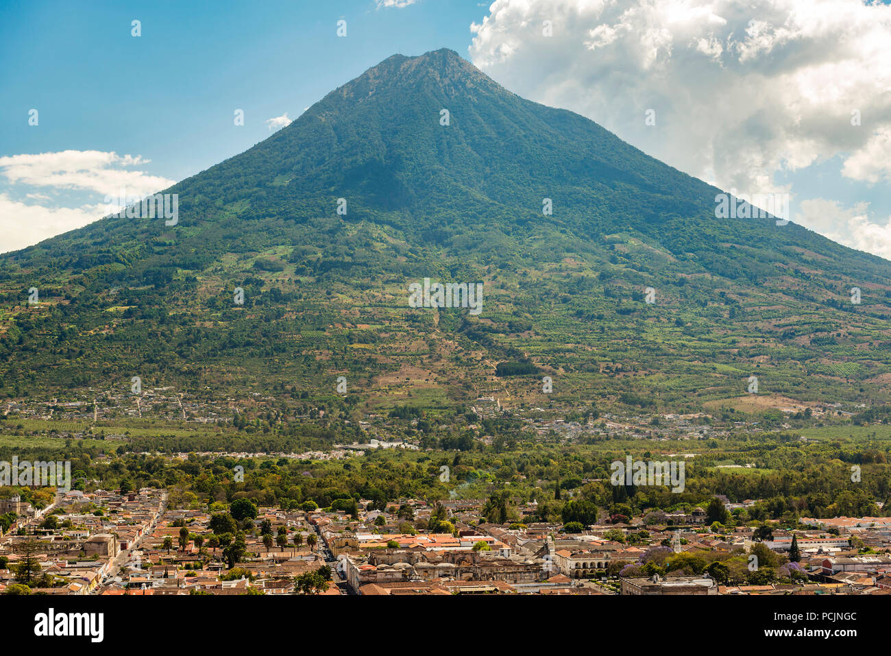 Volcan de agua hi-res stock photography and images - Alamy