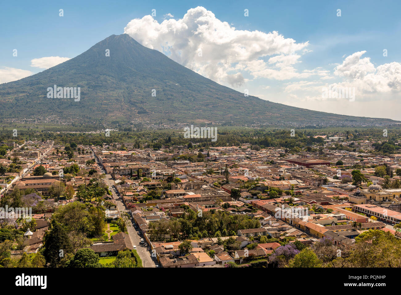 Volcan de agua hi-res stock photography and images - Alamy