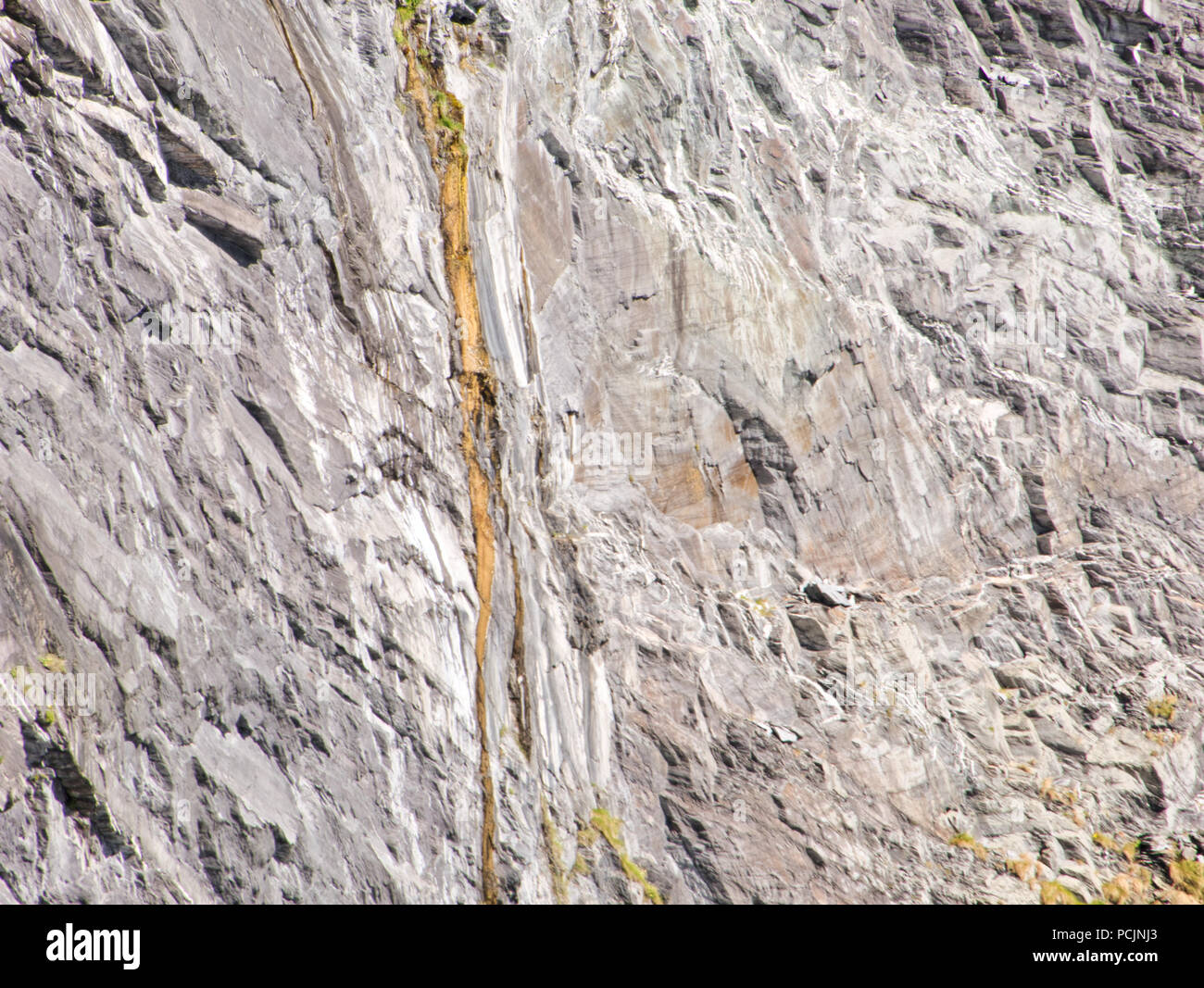 Mountain perpendicular wall hi-res stock photography and images - Alamy