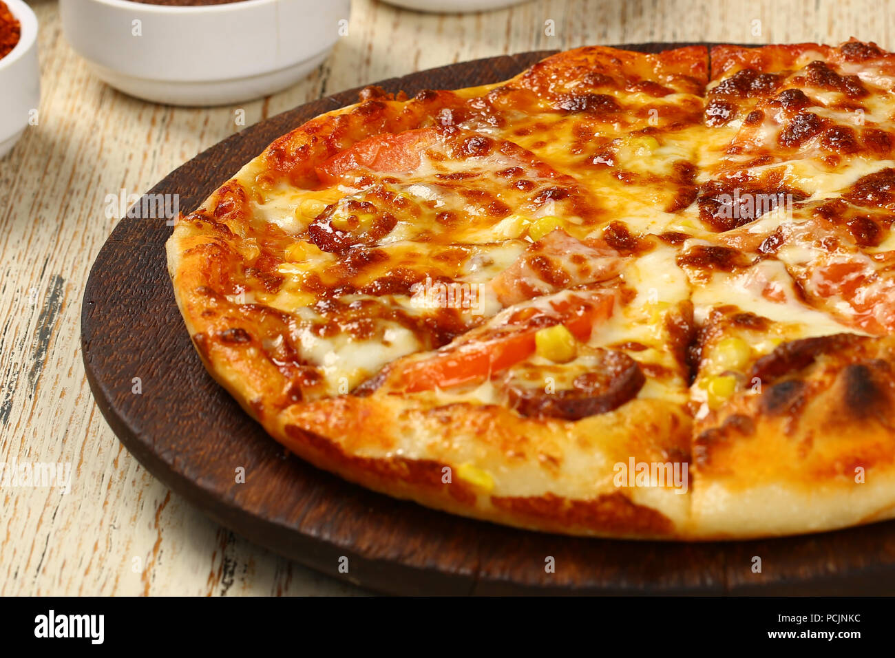 Margerita pizza hi-res stock photography and images - Alamy